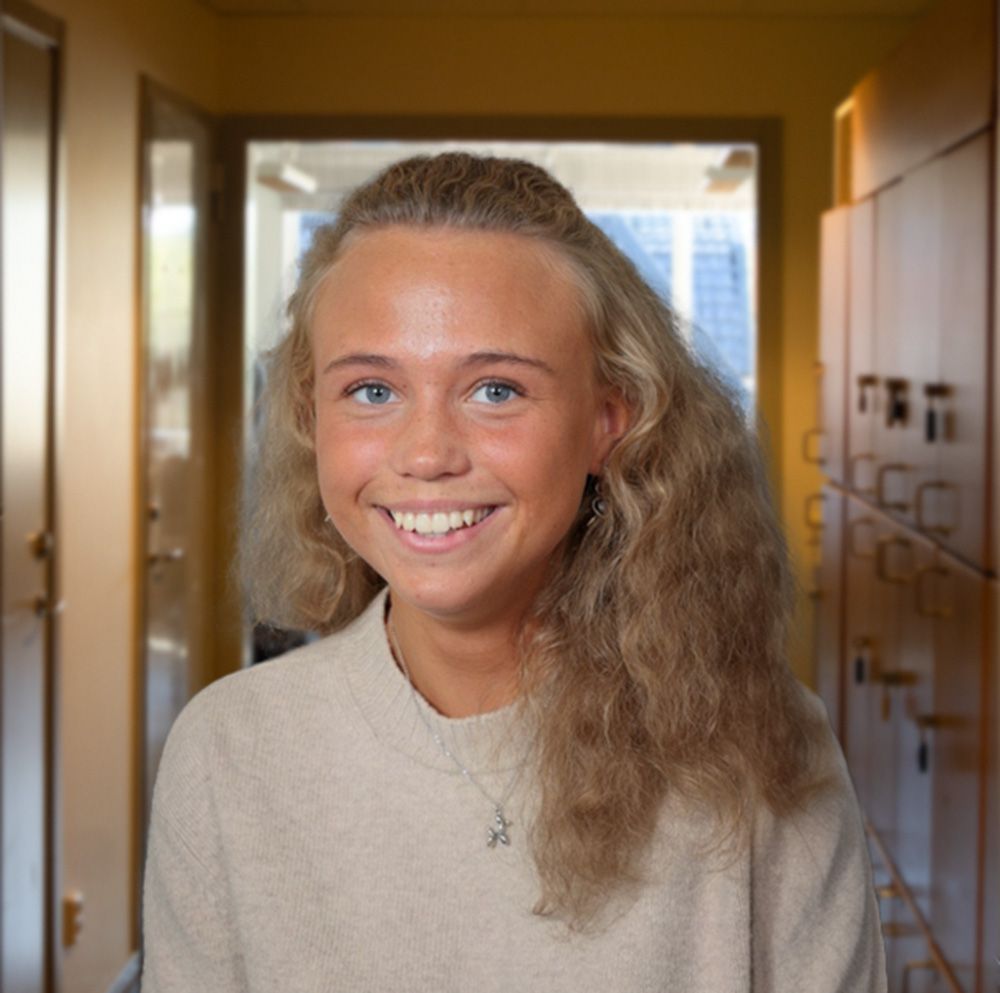 ELEVINTERVJU: FLORA INGVARSSON - vrskolor.se